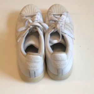 adidas | Shoes | Adidas White Clamshell Classic Sneaker Las | Poshmark